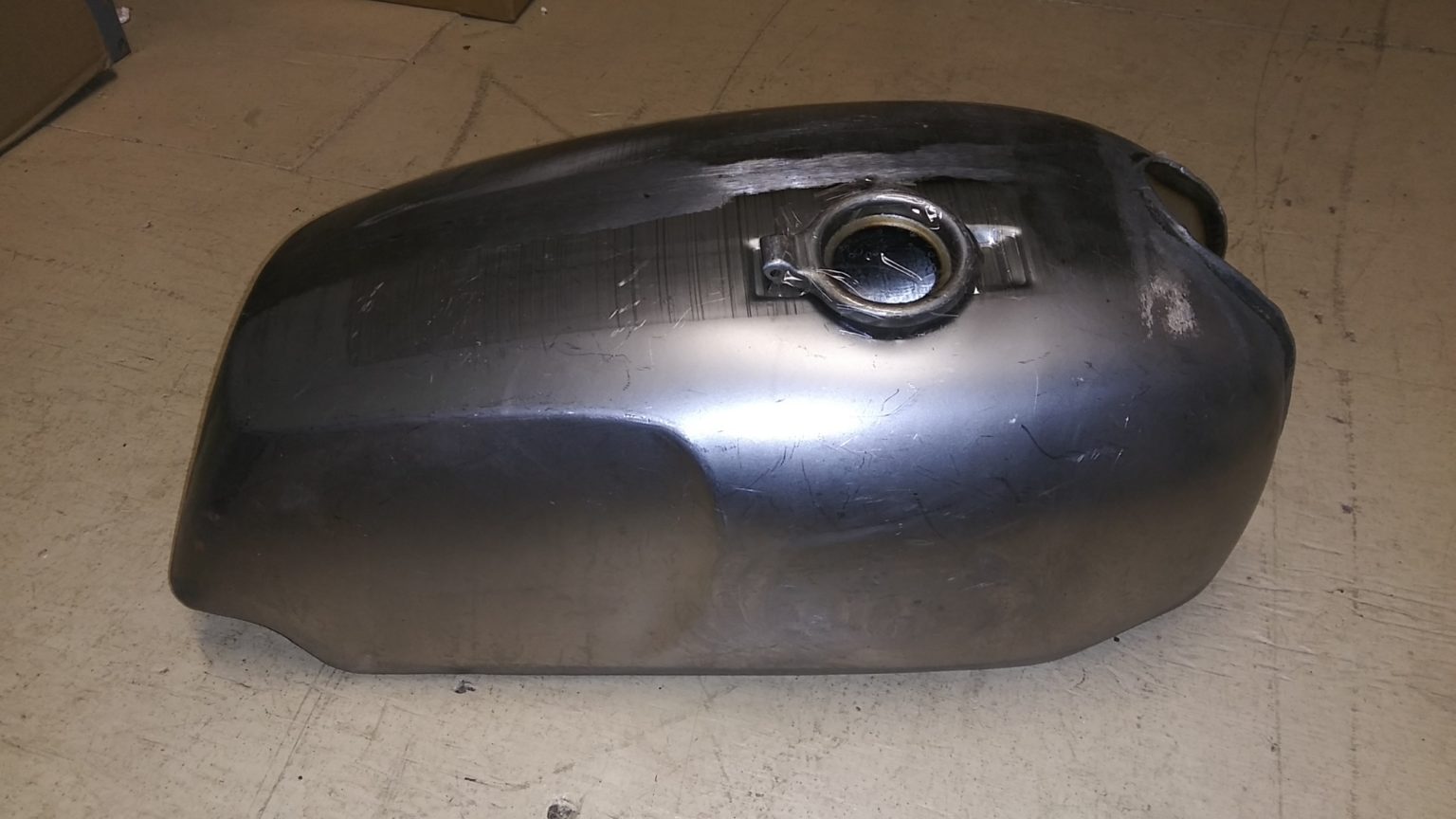062701T Gas Tank, Norton Commando Roadster-Emgo – Morrie's Place Cycle